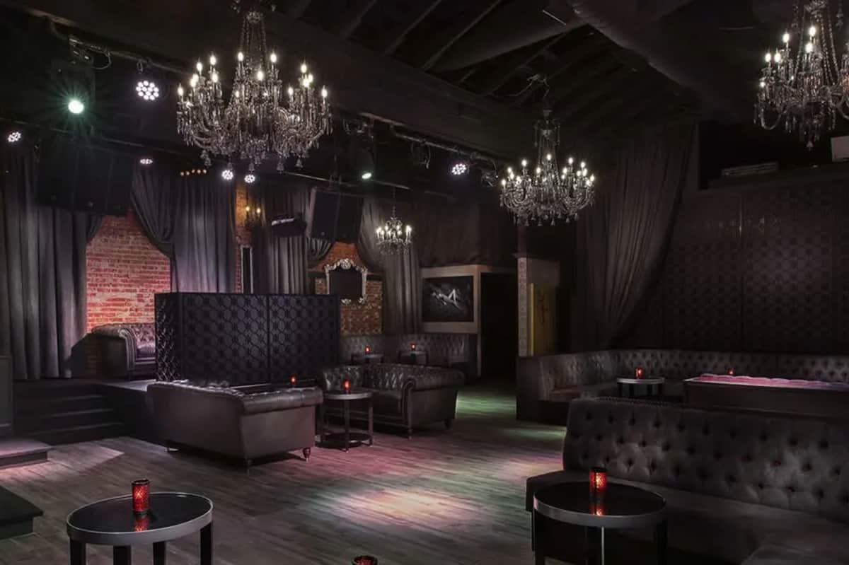 15 Chic All Black Party Ideas For Your Event - Peerspace