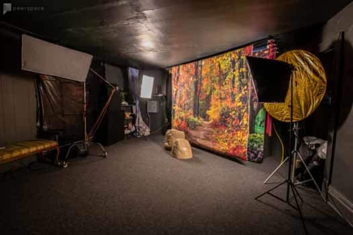 12 Inspired November Photoshoot Ideas - Peerspace