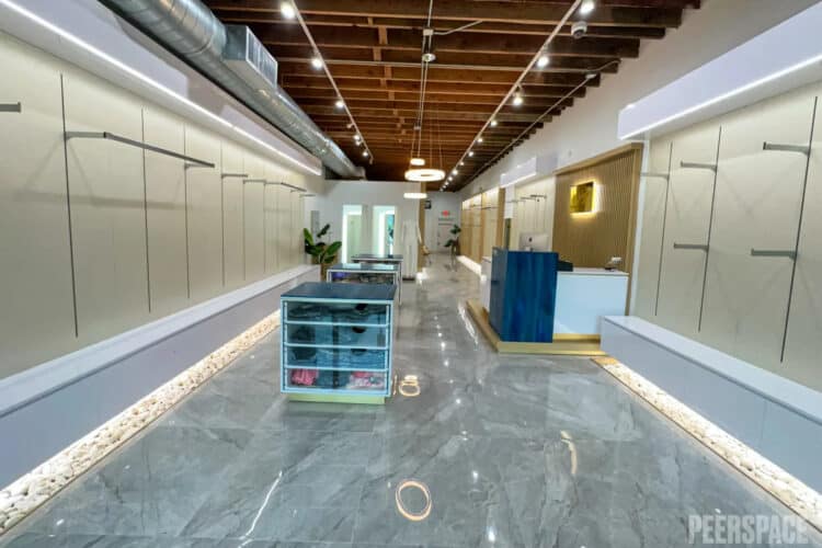 Your Pop-Up Shop Checklist: 9 Essential Items (2025) - Peerspace