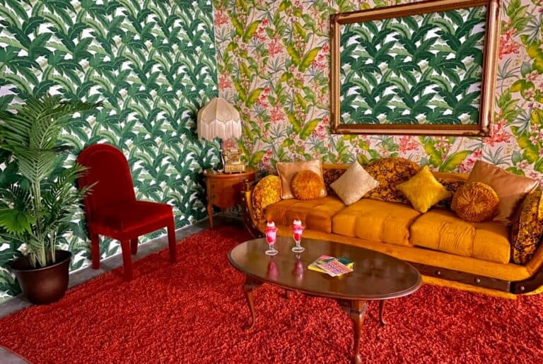 12 Vintage 50s Theme Party Ideas - Peerspace