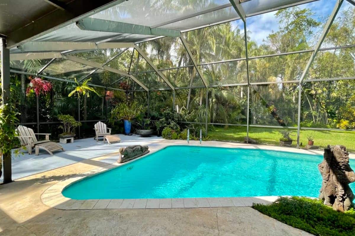Here’s How & Where To Rent A Pool Near Miami - Peerspace