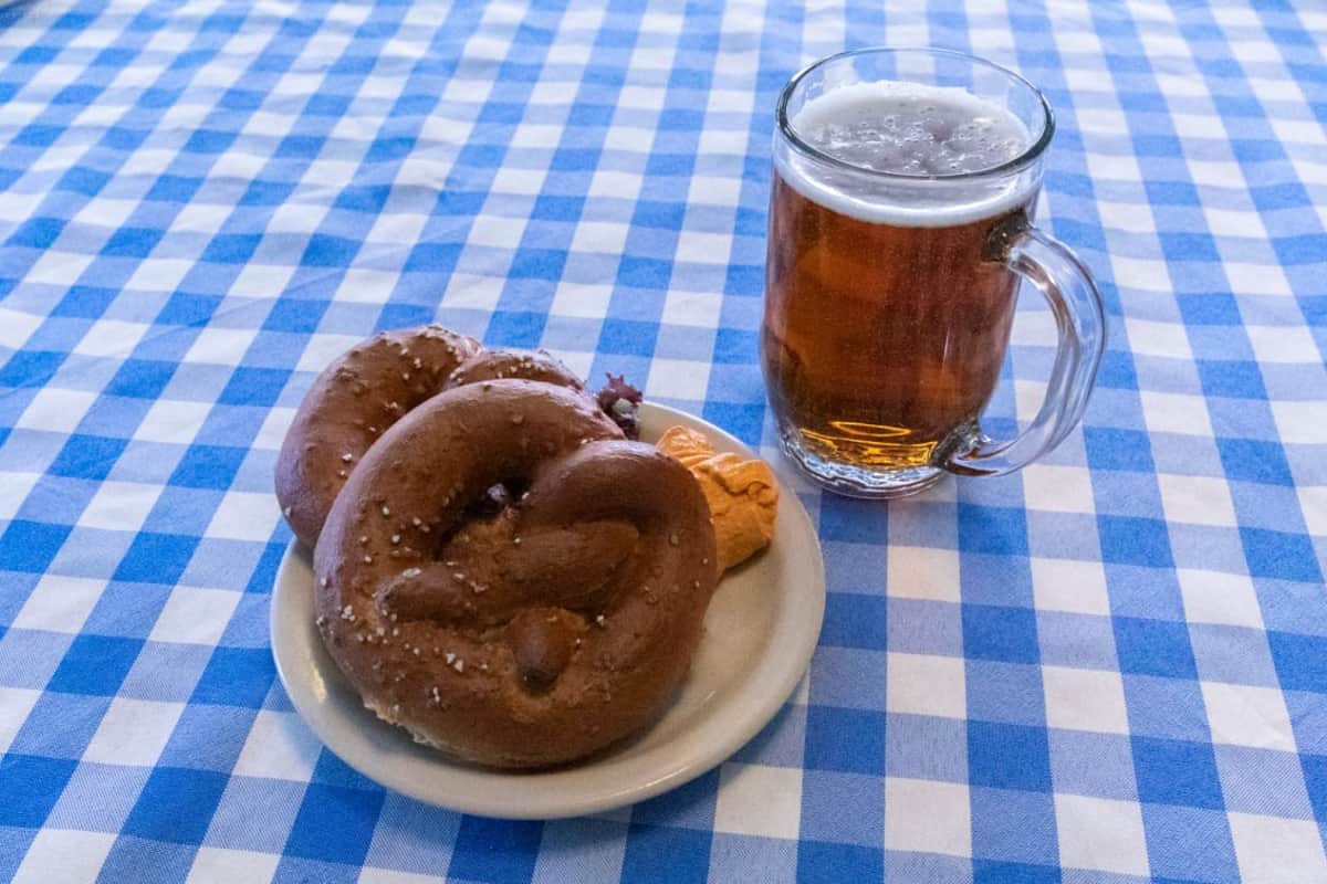 8 Happy Hour Food Ideas to Make Your Guests' Mouths Water - Peerspace