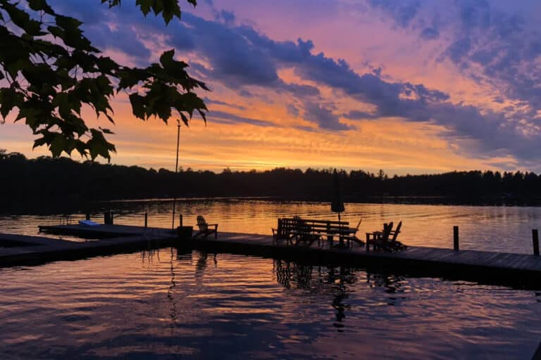 12 Beautiful Lake Photoshoot Ideas - Peerspace