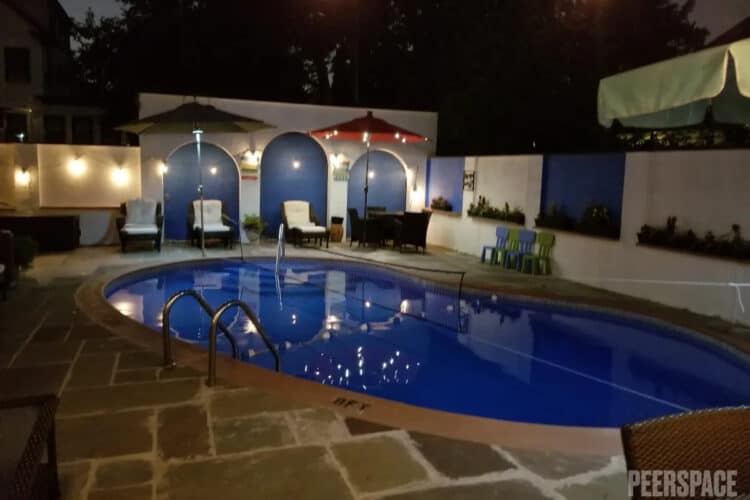 13 Creative Pool Party Decoration Ideas - Peerspace