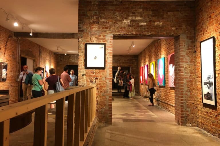 Everything You Should Put on Your Fashion Show Checklist - Peerspace