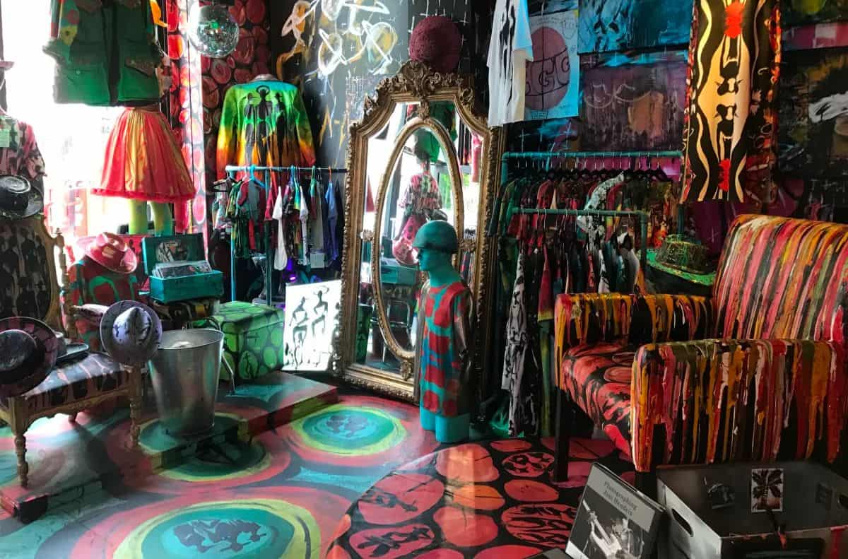 11 Retro 60’s Theme Party Ideas - Peerspace