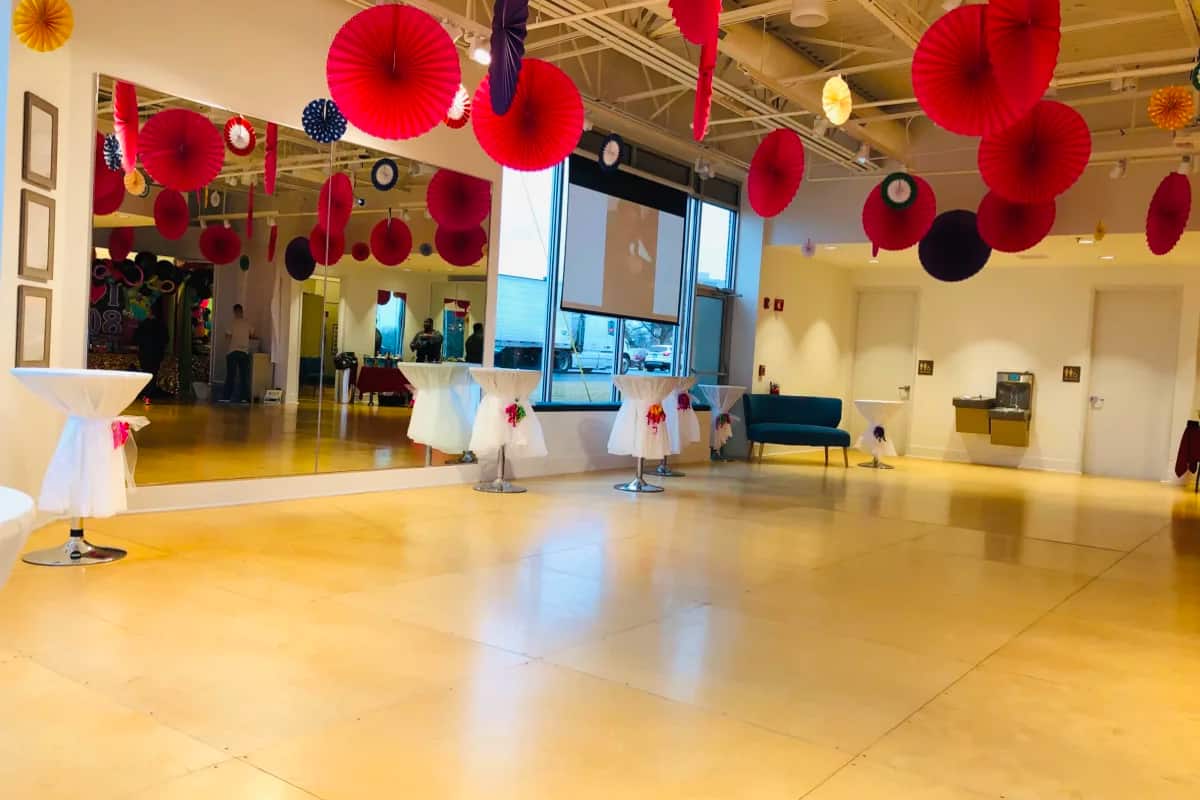 25 Unique Birthday Party Places in Illinois - Peerspace