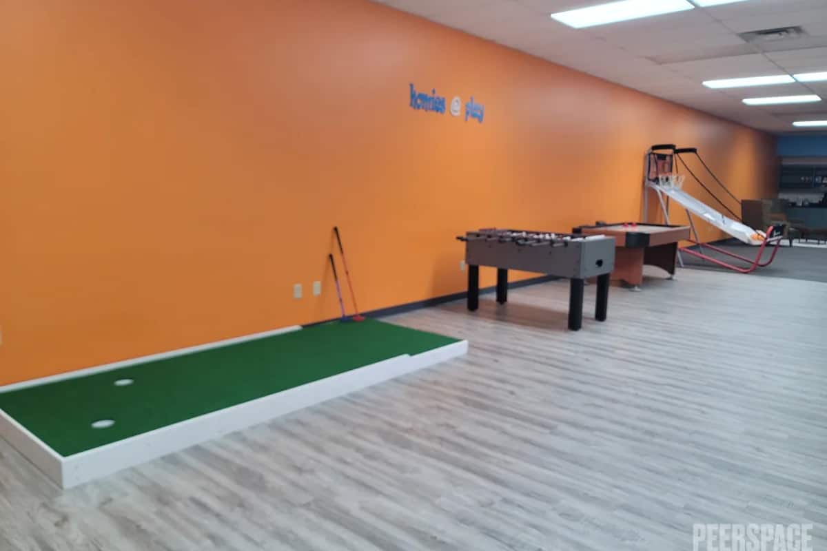Here’s Where To Rent A Mini Golf Course By The Hour - Peerspace