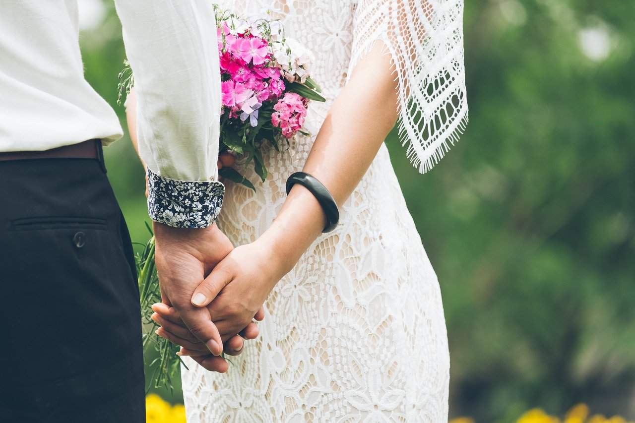 12 Beautiful Commitment Ceremony Ideas - Peerspace