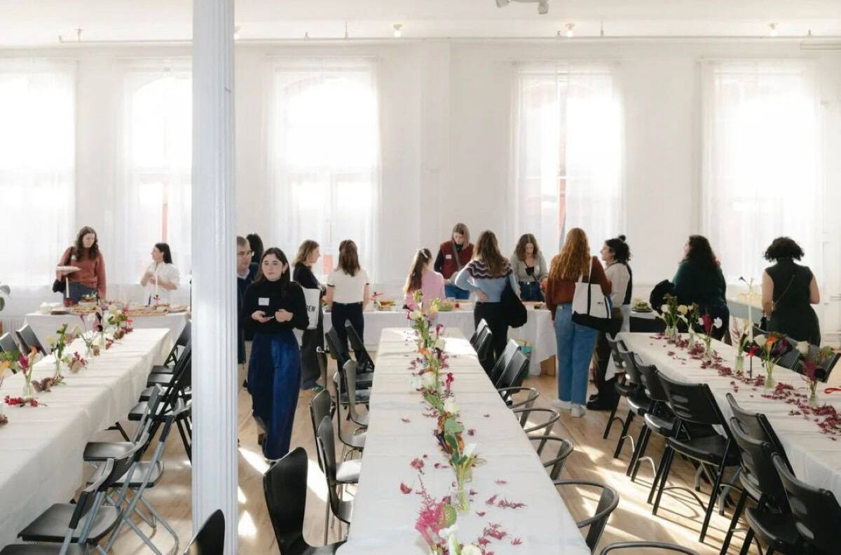 How to Plan a Class Reunion Step-by-Step (2026)