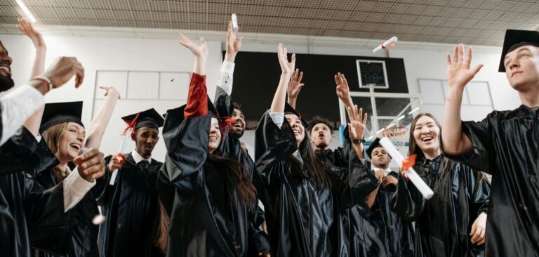 The Thoughtful Guide to Who to Invite to a Graduation Party (2026 ...