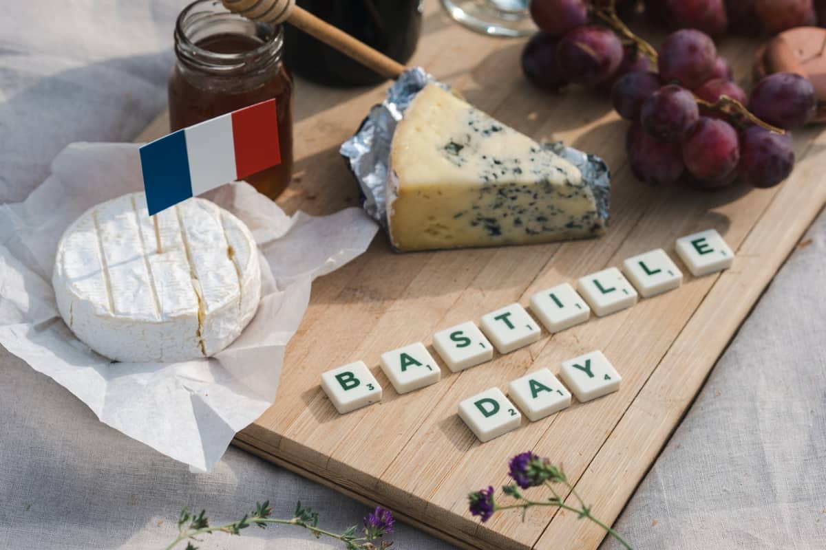 11 Chic Parisian Theme Party Ideas - Peerspace