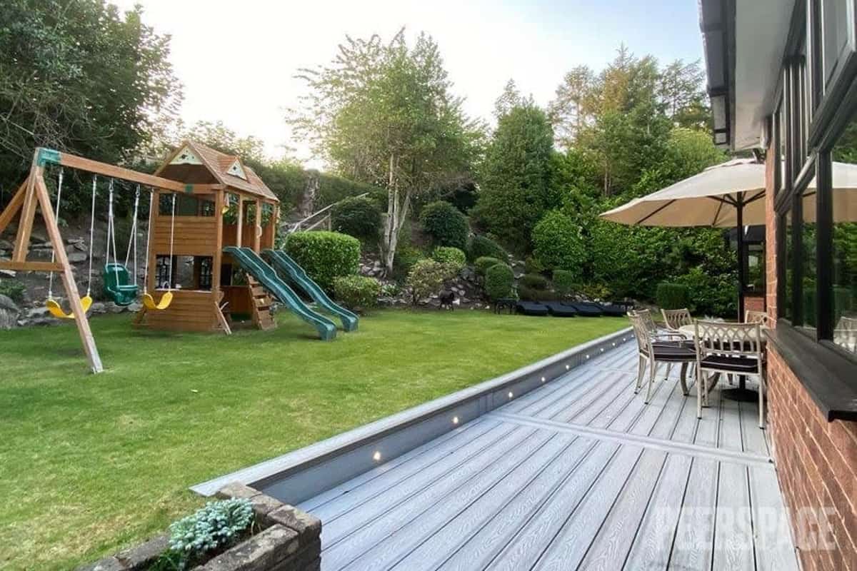 15 Fun Adult Outdoor Party Games For Your Next BBQ Gathering - Peerspace