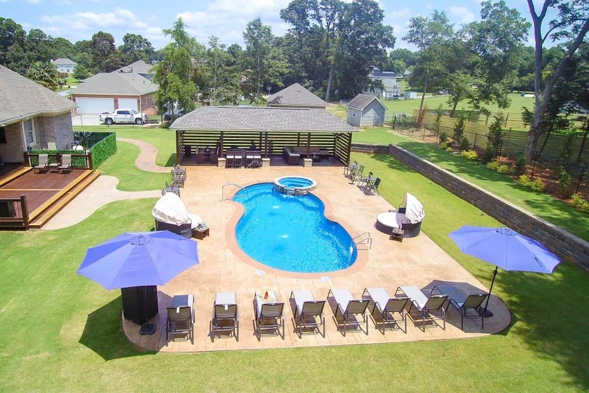 Here’s How & Where To Rent A Pool Near Atlanta - Peerspace