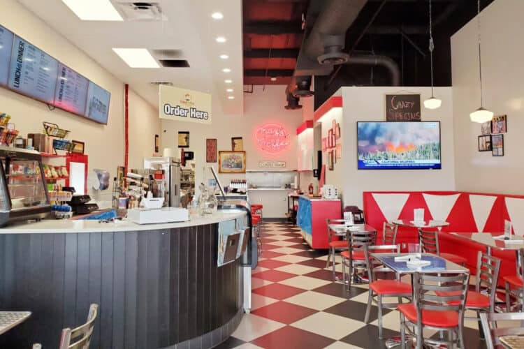 11 Creative "Stranger Things" Viewing Party Ideas - Peerspace