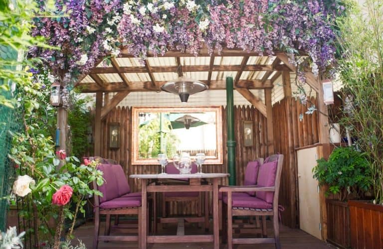 12 Memorable 40th Wedding Anniversary Ideas To Celebrate The Special Couple Peerspace 12-memorable-40th-wedding-anniversary-ideas-to-celebrate-the-special-couple-peerspace