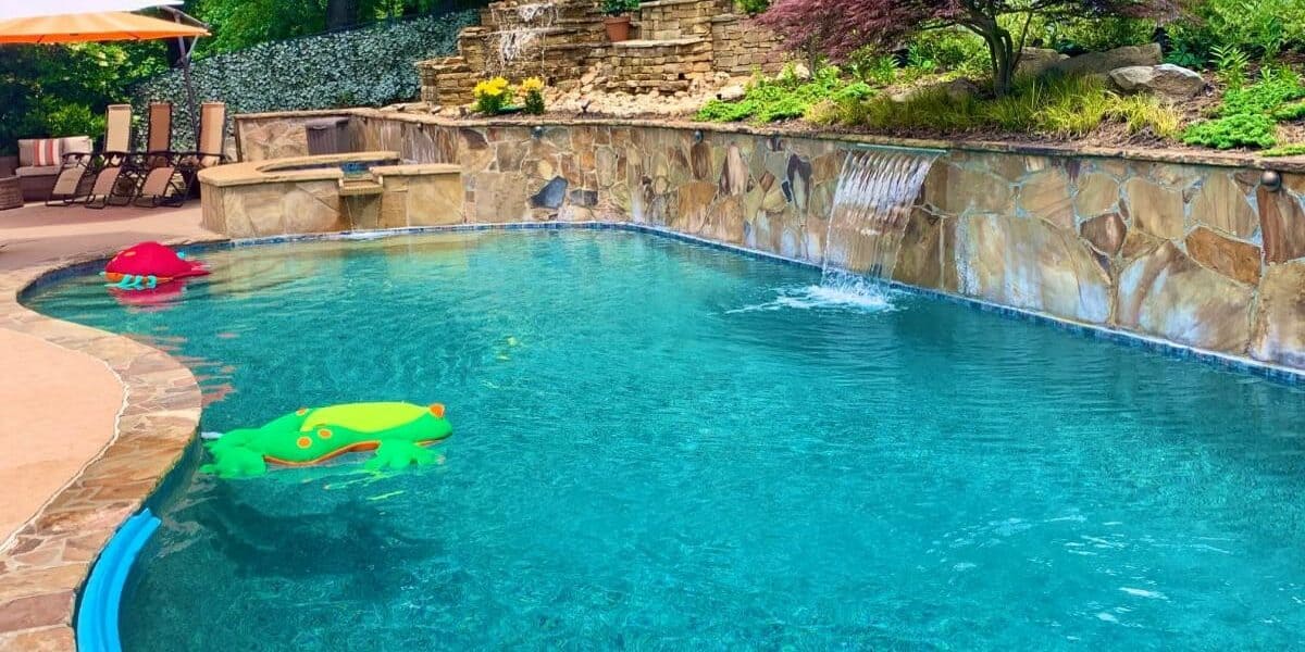 13 Creative Pool Party Decoration Ideas - Peerspace