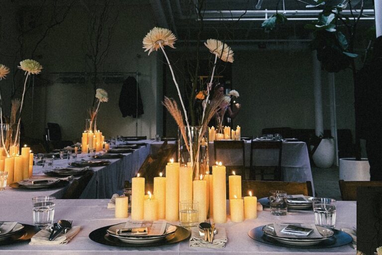Your Dinner Party Table Setting Guide for 2026 | Peerspace