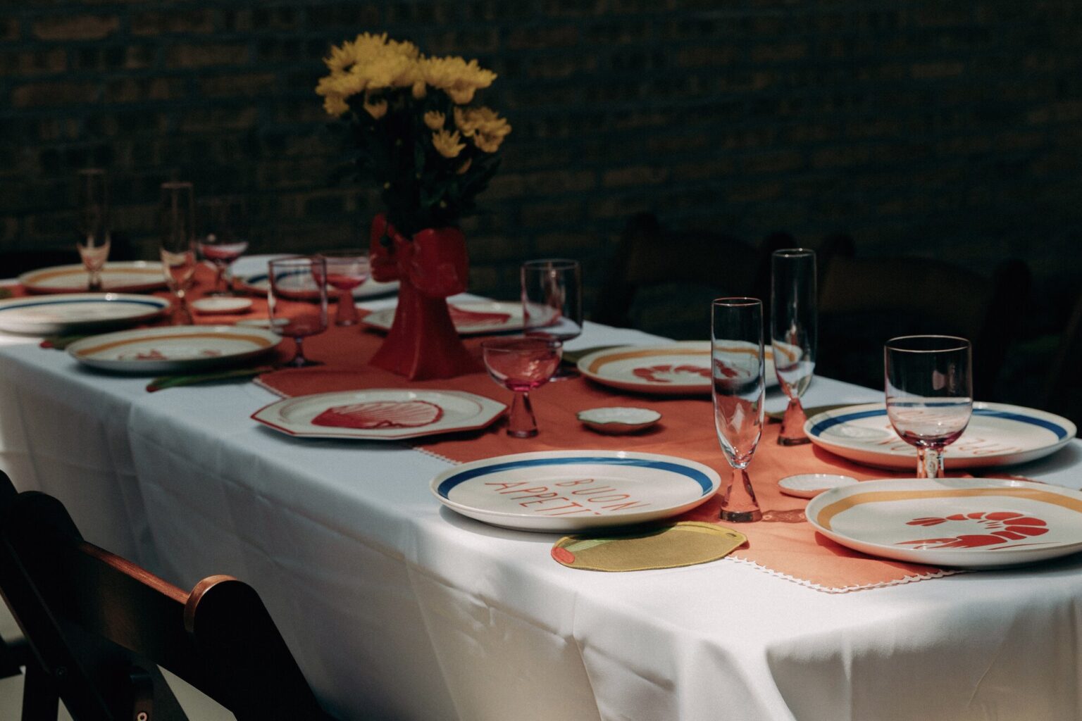 Your Dinner Party Table Setting Guide for 2026 | Peerspace