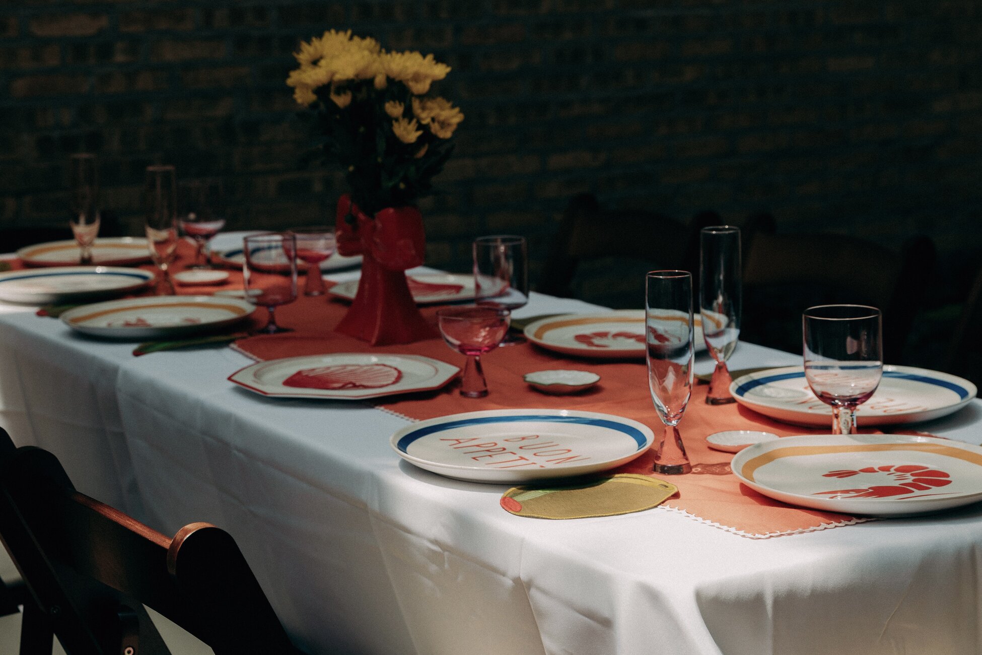 Your Dinner Party Table Setting Guide for 2026 | Peerspace