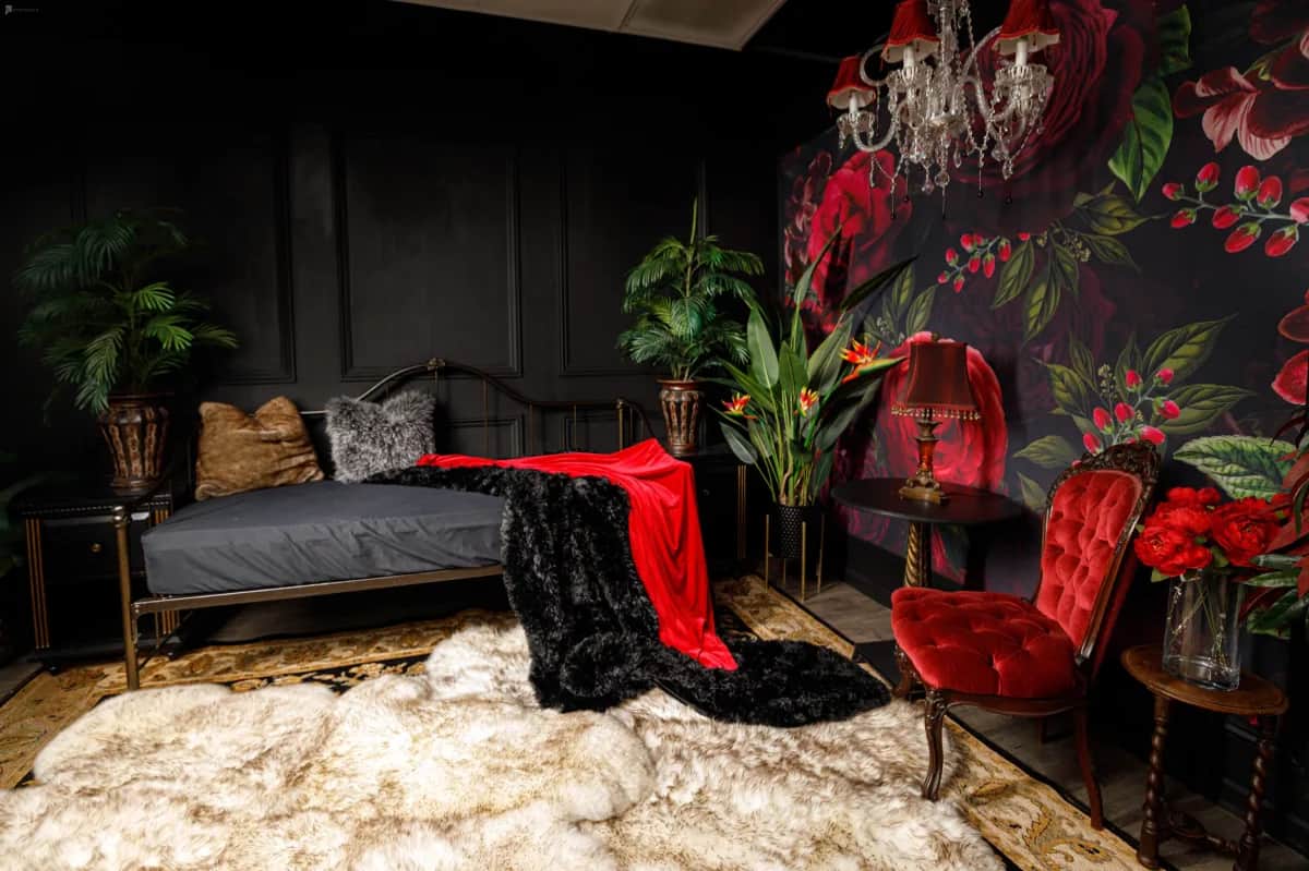 15 Chic All Black Party Ideas For Your Event - Peerspace