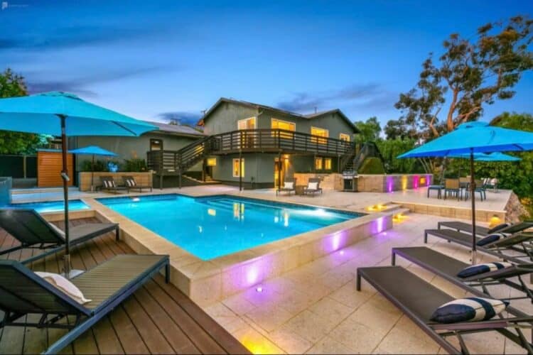 How Much Does it Cost to Rent a Pool? - Peerspace