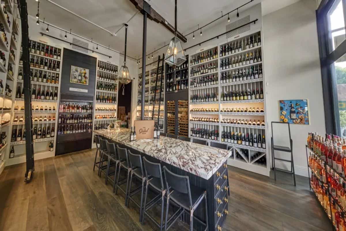 12 Chic Wine Tasting Party Ideas - Peerspace