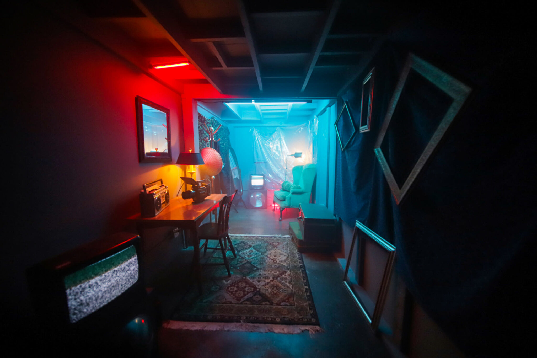 What is a Set Piece? (And How to Write a Compelling One) - Peerspace