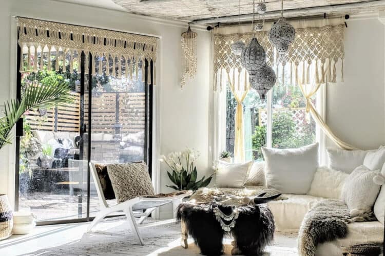 13 Unique Indoor Picnic Ideas To Bring the Vibe Inside - Peerspace