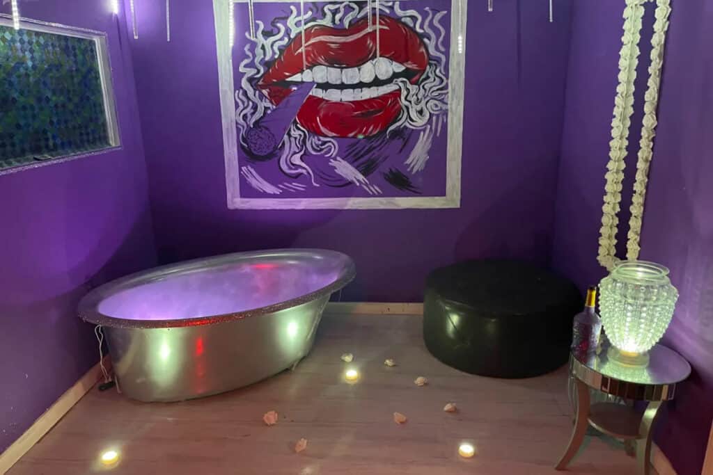 12 Vibey “Euphoria” Photoshoot Ideas - Peerspace