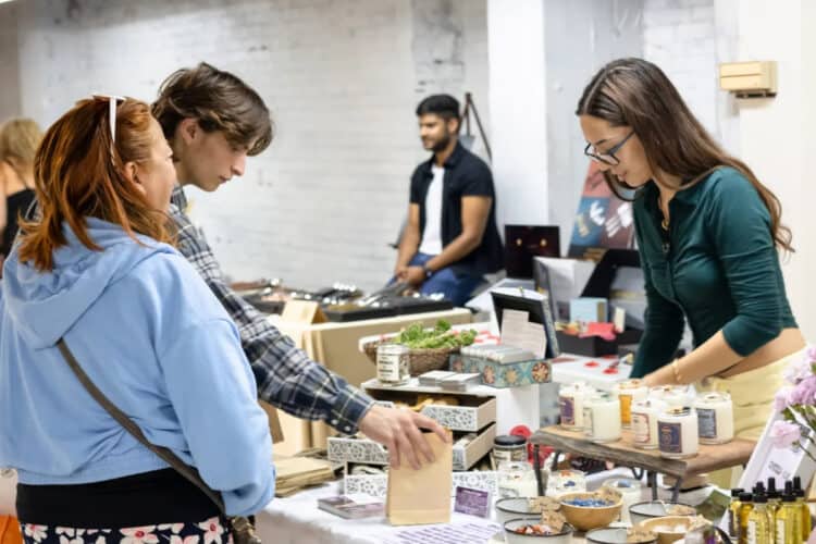 Your Pop-Up Shop Checklist: 9 Essential Items (2025) - Peerspace