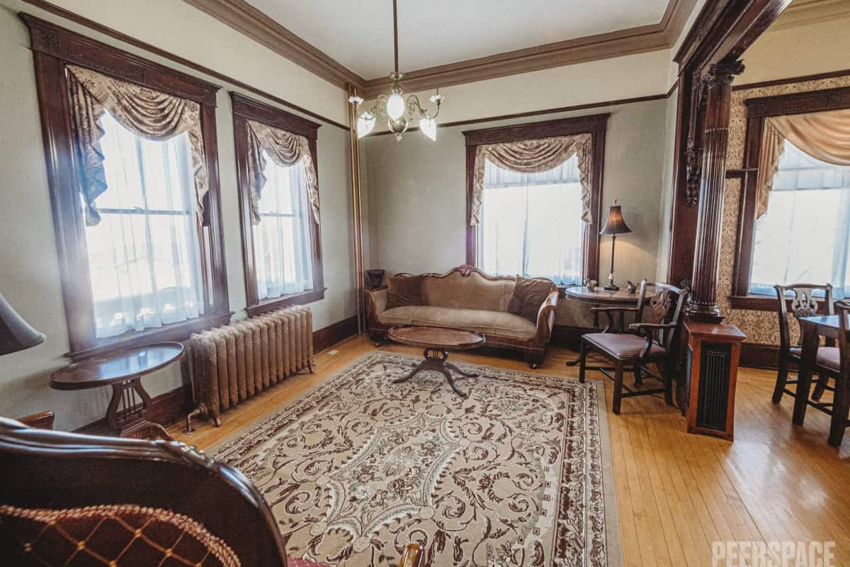 13 Awesome Western Theme Party Ideas - Peerspace