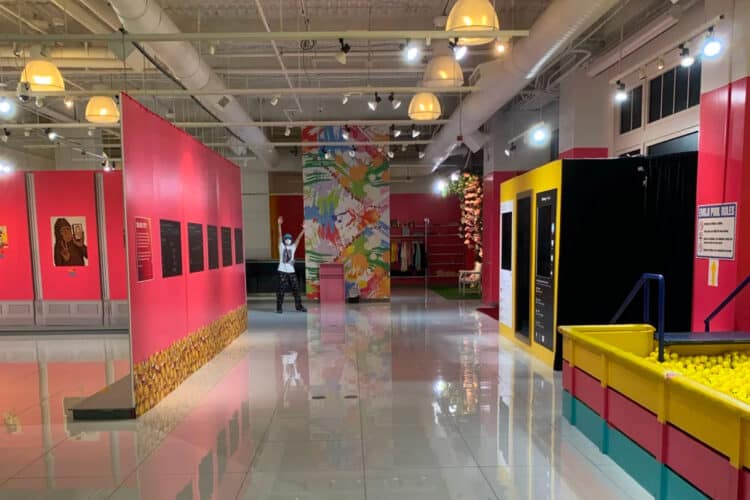 The Museum of Selfies: Here's How You Can Rent This Venue - Peerspace