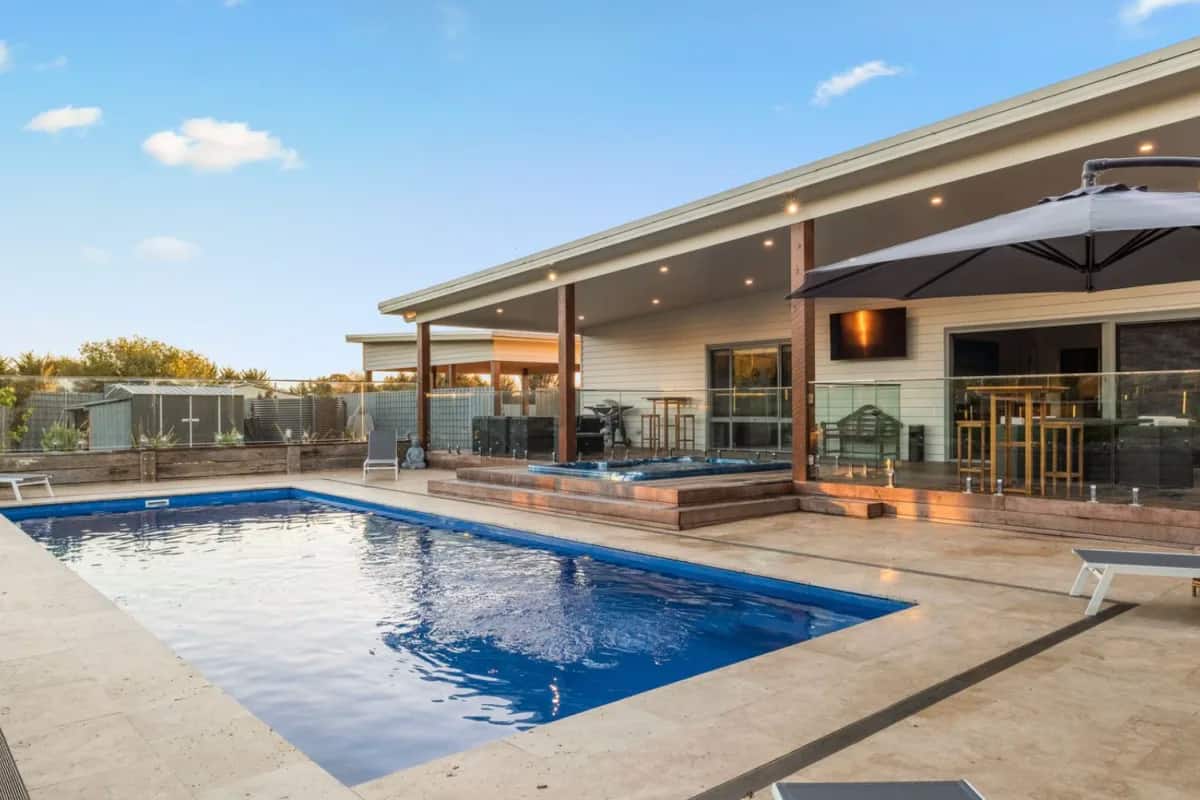 12 Pool Party Ideas That’ll Make a Splash - Peerspace