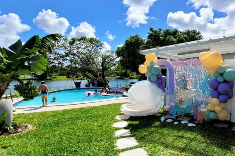 13 Unique Swimsuit Photoshoot Ideas - Peerspace