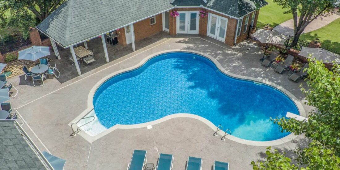 12 Fun Pool Photoshoot Ideas - Peerspace